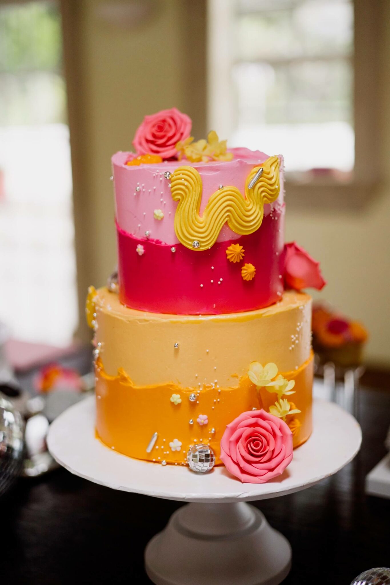 Retro Two Tone - Sassy Cakes Naples Custom Cakes